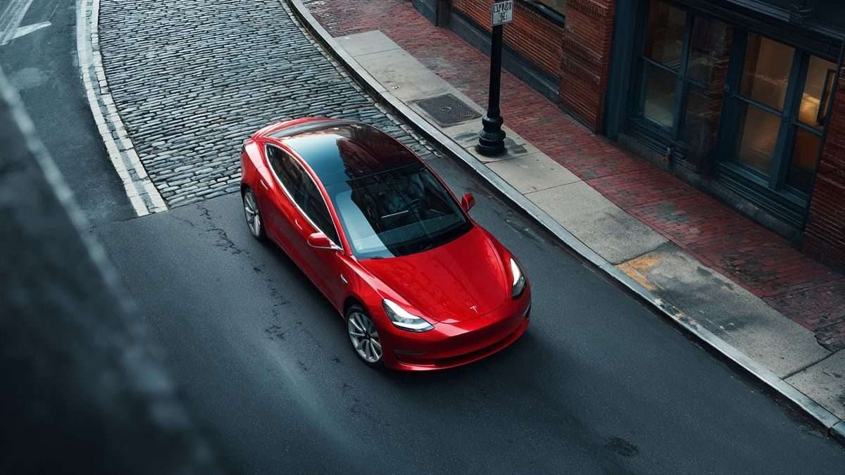 Tesla model 3 : dimensions idéales espace et maniabilité